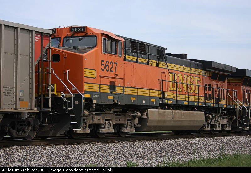 BNSF 5627
